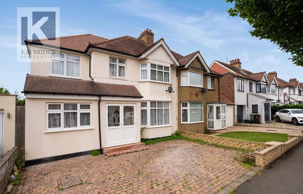 Courtenay Road Worcester Park Kt4 5 Bed Semi Detached House For Sale