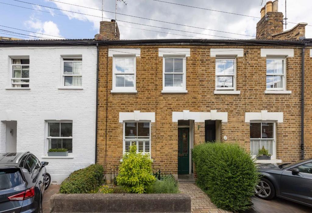 Watts Lane, Teddington 2 bed terraced house to rent - £2,395 pcm (£553 pw)