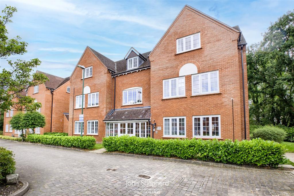 Foxley Drive, Catherine-de-Barnes, Solihull, West Midlands, B91 2 bed ...