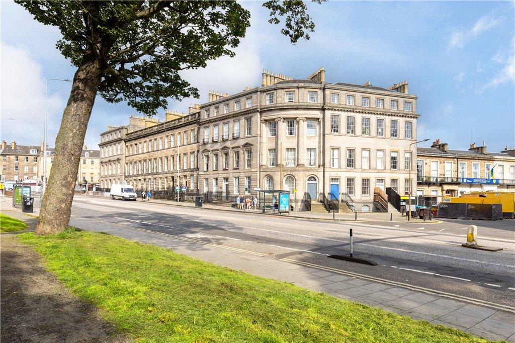 Leopold Place, Edinburgh, Midlothian 2 bed apartment - £1,600 pcm (£369 pw)