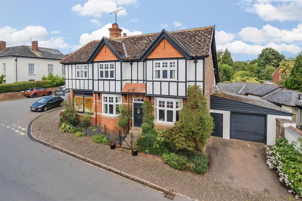 Thorverton 3 bed end of terrace house - £550,000