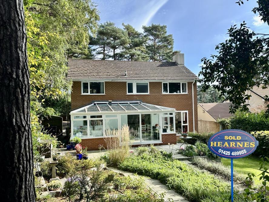 Ashley Heath, BH24 2HY 4 bed detached house - £685,000
