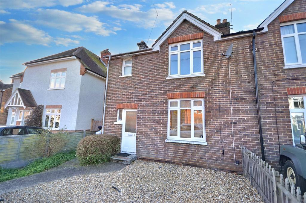 Edward Road, Farnham, Surrey, GU9 3 bed semi-detached house to rent - £ ...