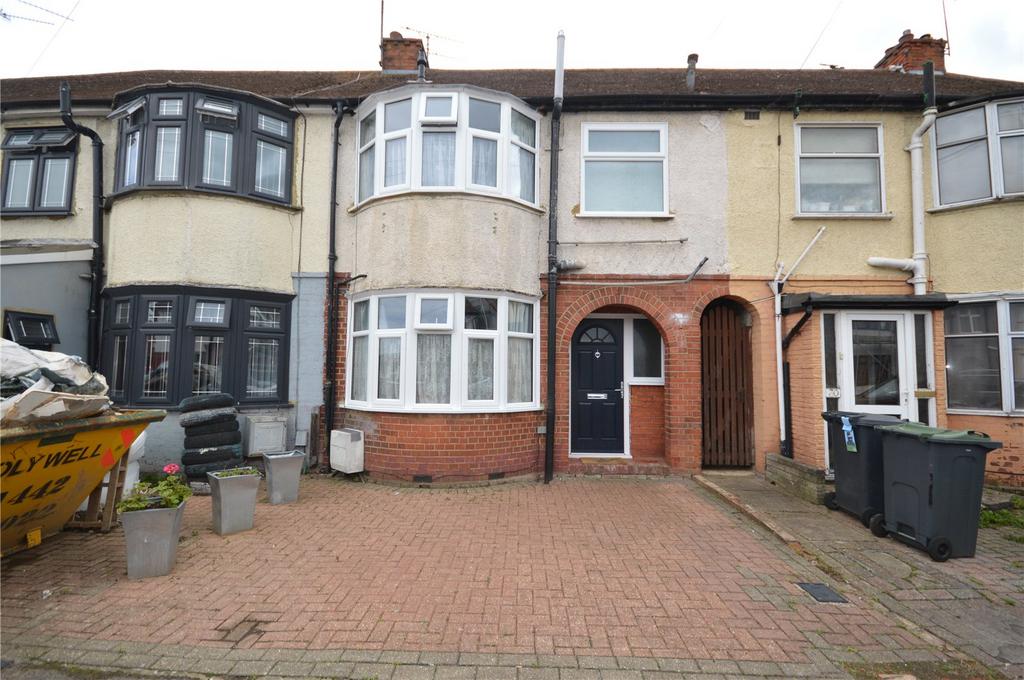 Runfold Avenue, Luton, Bedfordshire, LU3 3 bed terraced house for sale ...