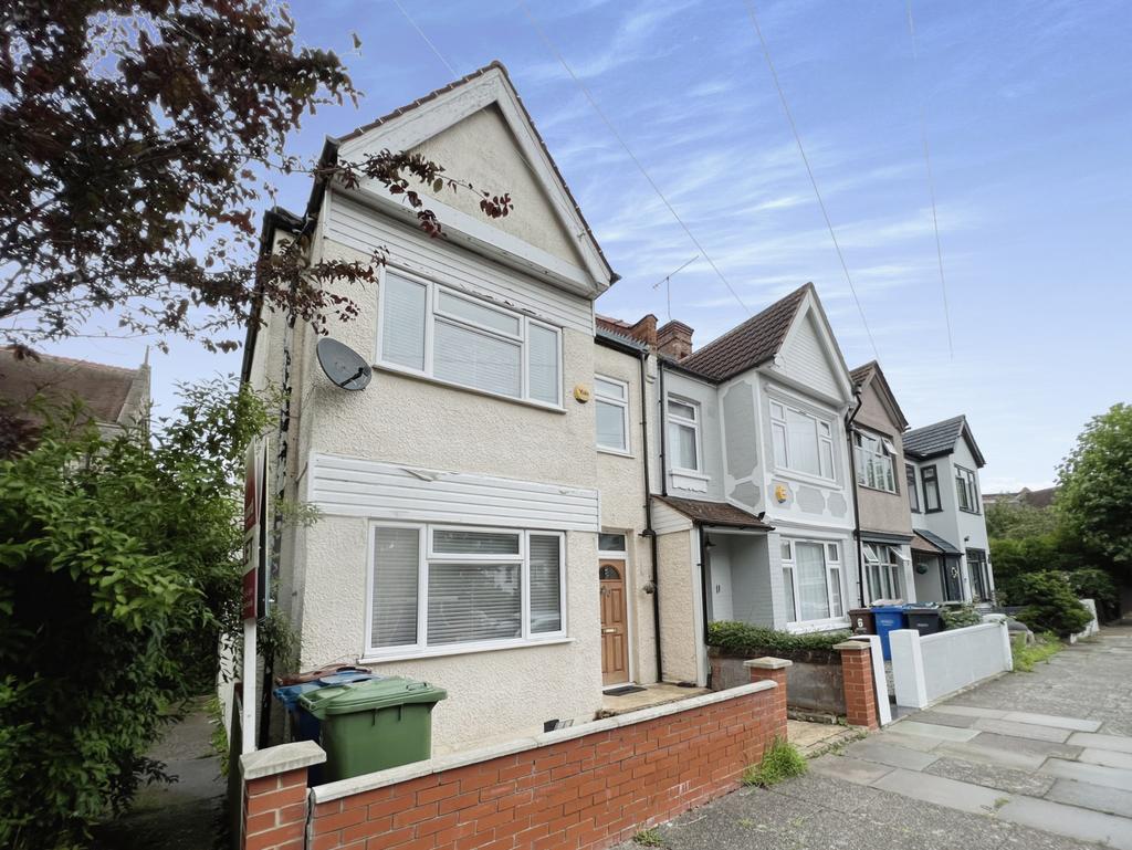 Colbeck Road, Harrow, HA1 3 bed end of terrace house - £2,300 pcm (£531 pw)