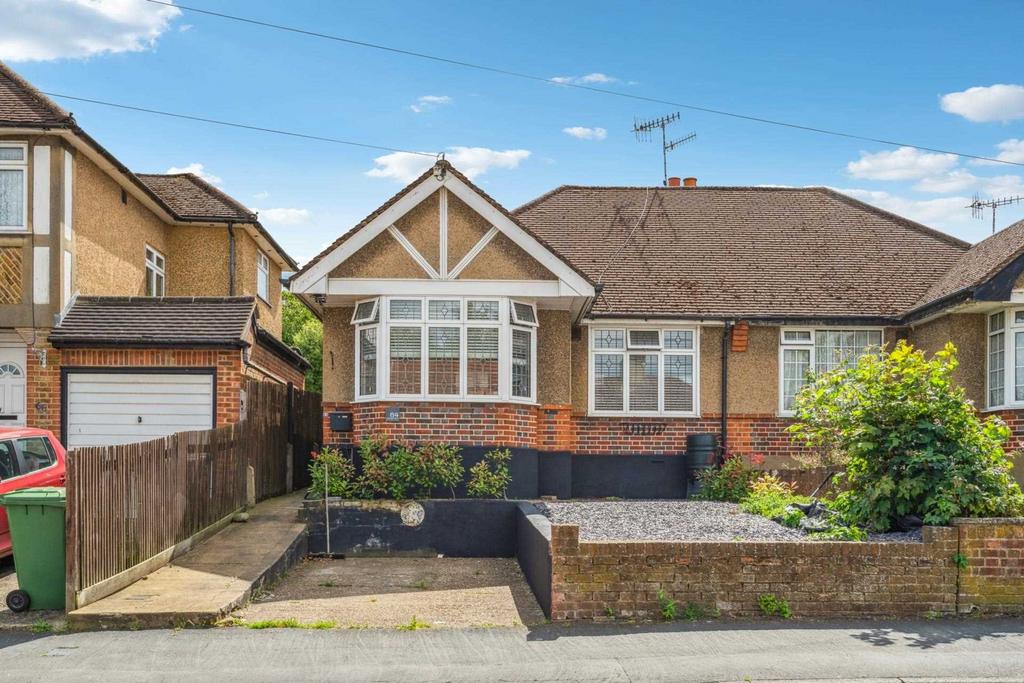 Herkomer Road, Bushey 2 bed bungalow - £578,000
