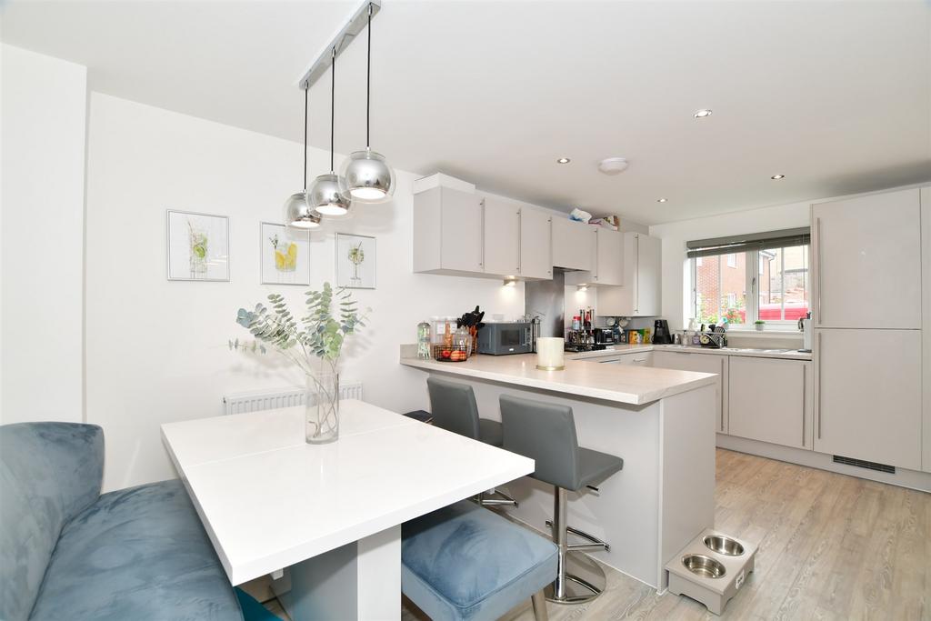 Trefoil Way, Ridgewood, Uckfield... 3 bed terraced house - £385,000