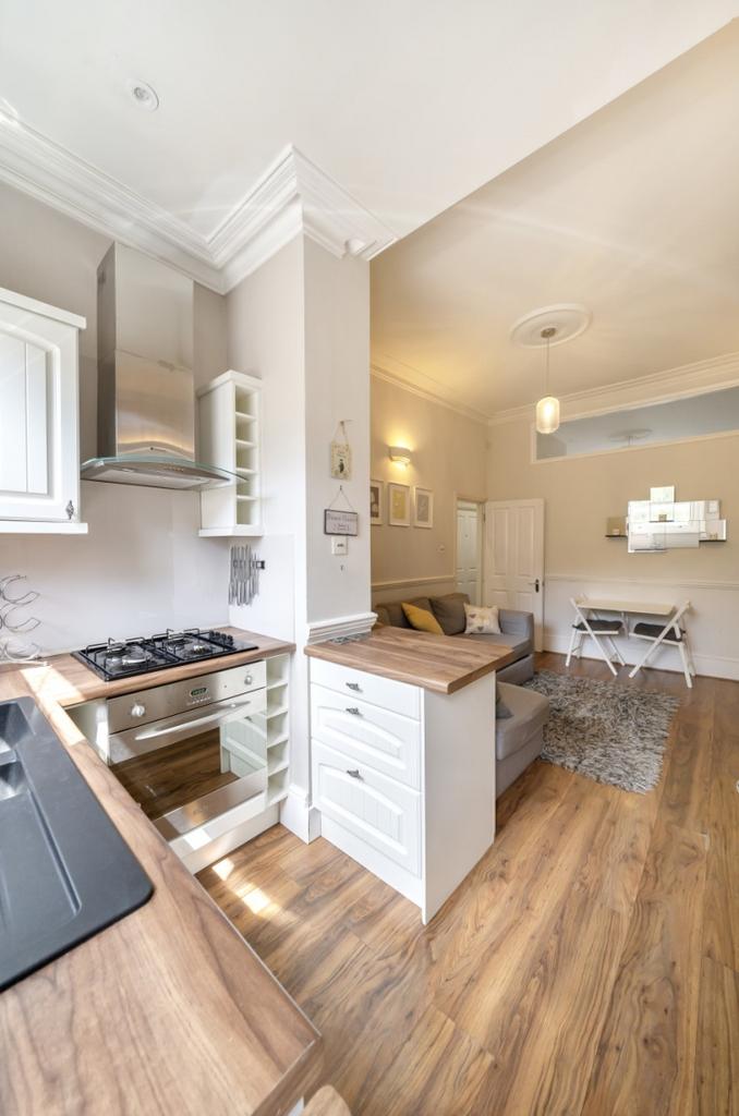 Balham Grove London SW12 1 bed apartment - £2,500 pcm (£577 pw)