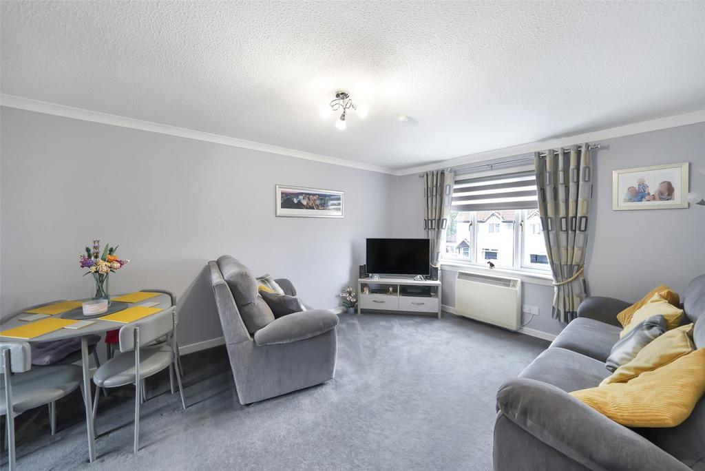 33 Flint Crescent, Cowie, FK7 2 bed flat - £95,000
