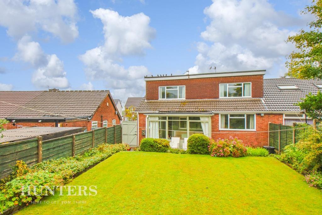 Roundthorn Road, Alkrington... 4 bed semi-detached bungalow - £284,000