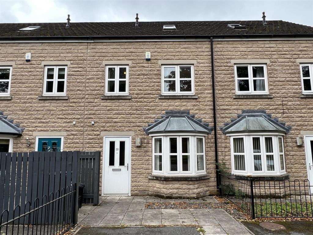 Melrose Court, Recreation Lane, Elland 3 bed townhouse - £950 pcm (£219 pw)