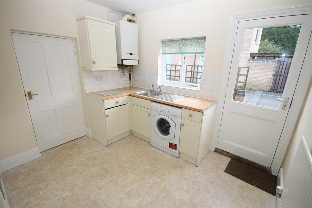Ditton Walk, Cambridge 4 bed semi-detached house - £1,600 pcm (£369 pw)