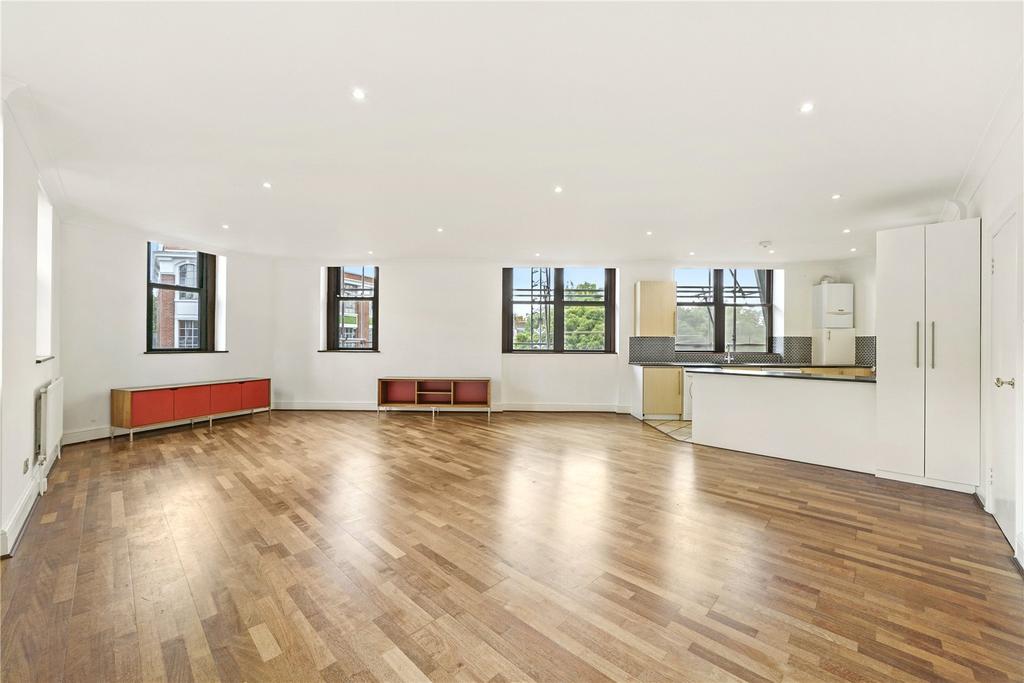 St John Street, London 2 bed flat to rent - £3,250 pcm (£750 pw)
