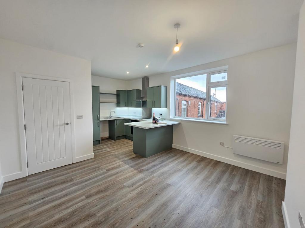 Globe Court, Stone ST15 1 bed flat - £695 pcm (£160 pw)