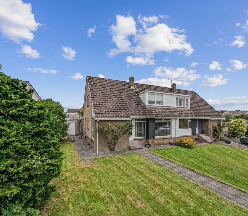 Cedar Avenue, Torbrex, Strilingshire... 3 bed semi-detached house - £ ...
