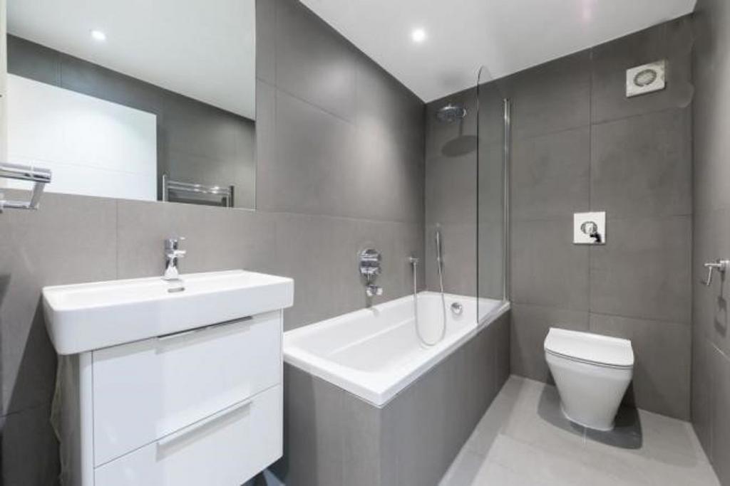32 Vallance Road, London, E1 2 bed apartment - £2,250 pcm (£519 pw)