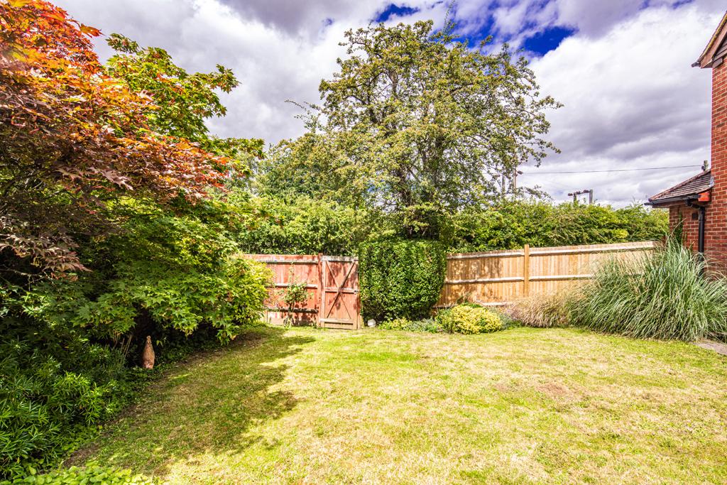 36 Whitehouse Road, Woodcote, RG8 3 bed detached house for sale - £615,000