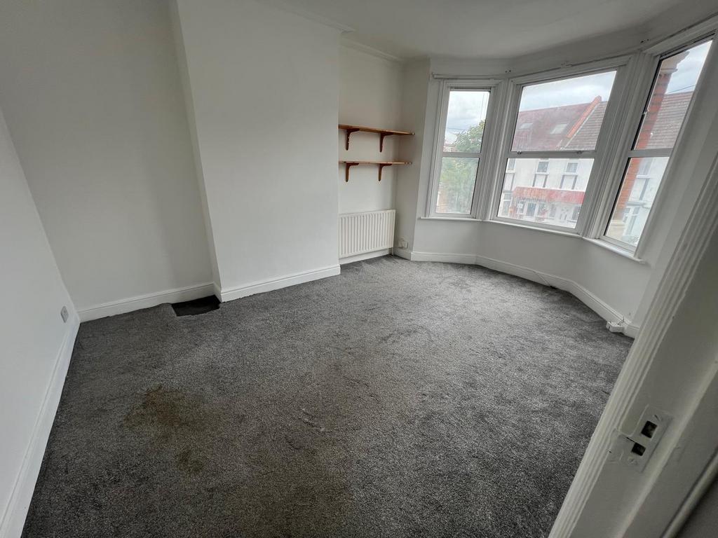 Bedford Road, Harrow 1 bed flat - £1,300 pcm (£300 pw)