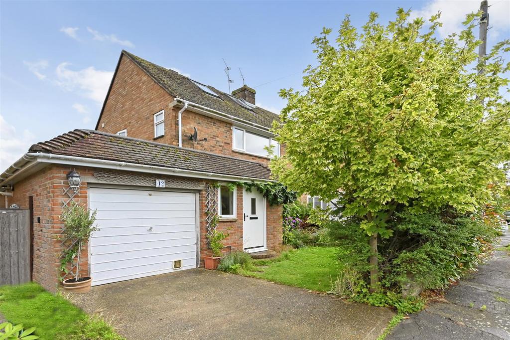 Highview Road, Eastergate 3 bed semi-detached house - £355,000