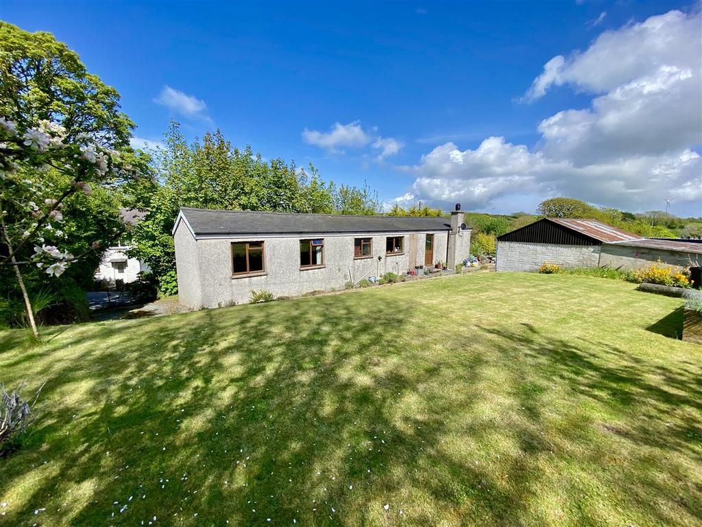 Sarn Mellteyrn 2 bed detached house - £310,000