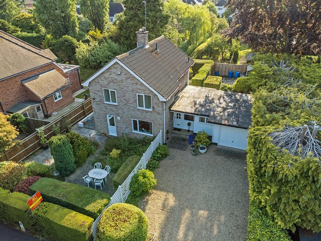 Altwood Close, Maidenhead SL6 3 bed detached house - £700,000