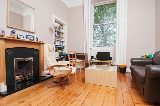 1509L – Lutton Place, Edinburgh, EH8 9PF 2 bed flat - £1,700 pcm (£392 pw)