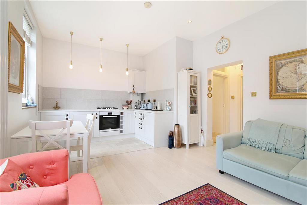 Luxor Street, Camberwell, London, SE5 9QN 1 bed flat - £1,600 pcm (£369 pw)