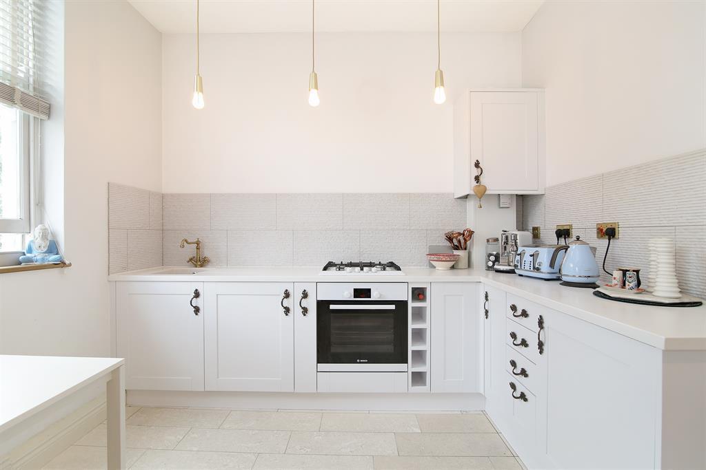 Luxor Street, Camberwell, London, SE5 9QN 1 bed flat - £1,600 pcm (£369 pw)