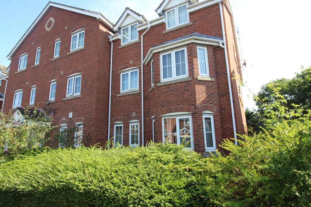 Lakeside Court, Normanton, Normanton... 2 bed flat - £625 pcm (£144 pw)