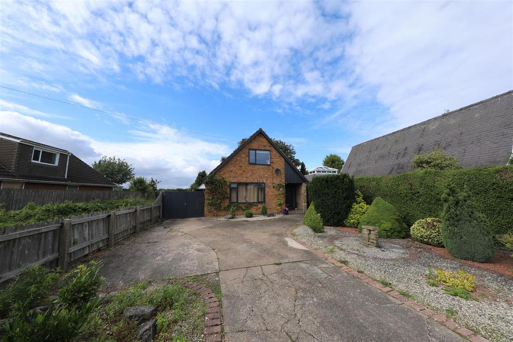 Ings Lane, Dunswell, Hull 3 bed detached house - £367,500