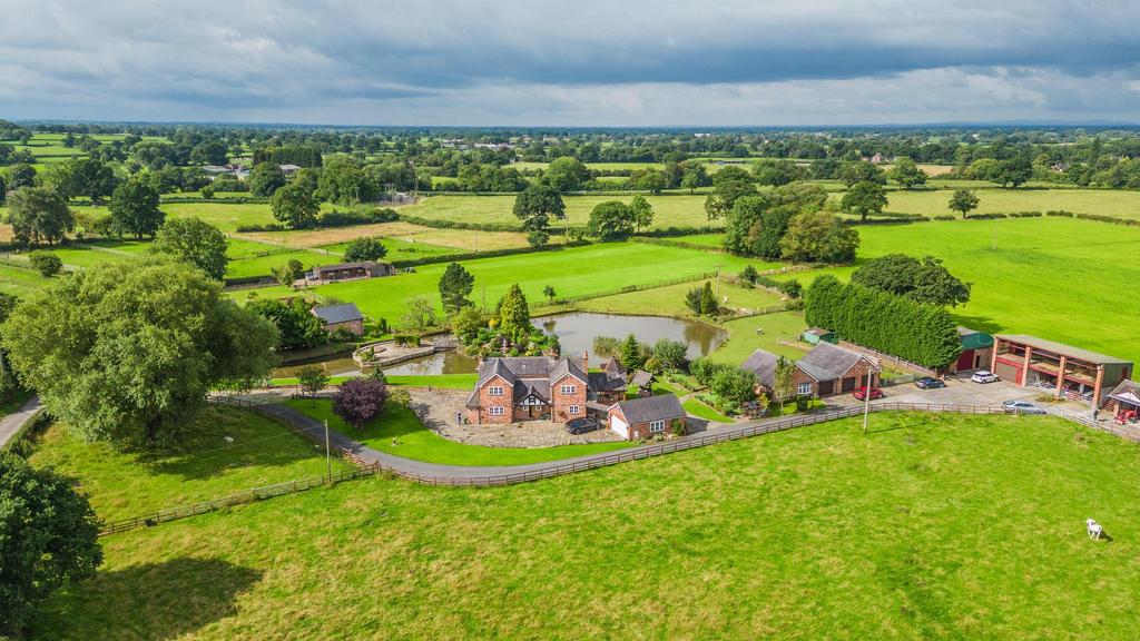 Spen Moss Farmhouse & Stables... 3 bed detached house - £3,950 pcm (£ ...