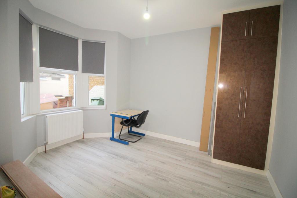 Heigham Road London E6 2JG 8 bed terraced house - £5,000 pcm (£1,154 pw)