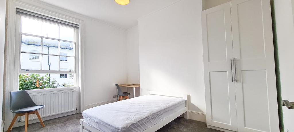 Albany Villas, Hove BN3 Studio - £1,000 pcm (£231 pw)