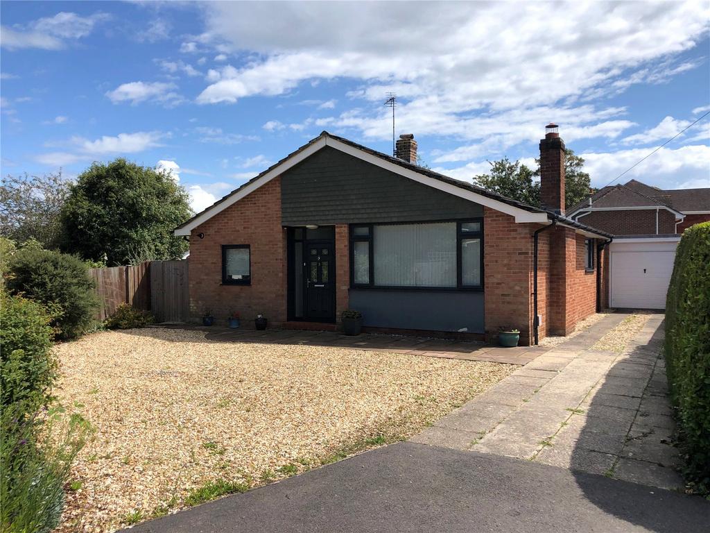 Branksome Close, New Milton, Hampshire, BH25 3 bed bungalow for sale ...