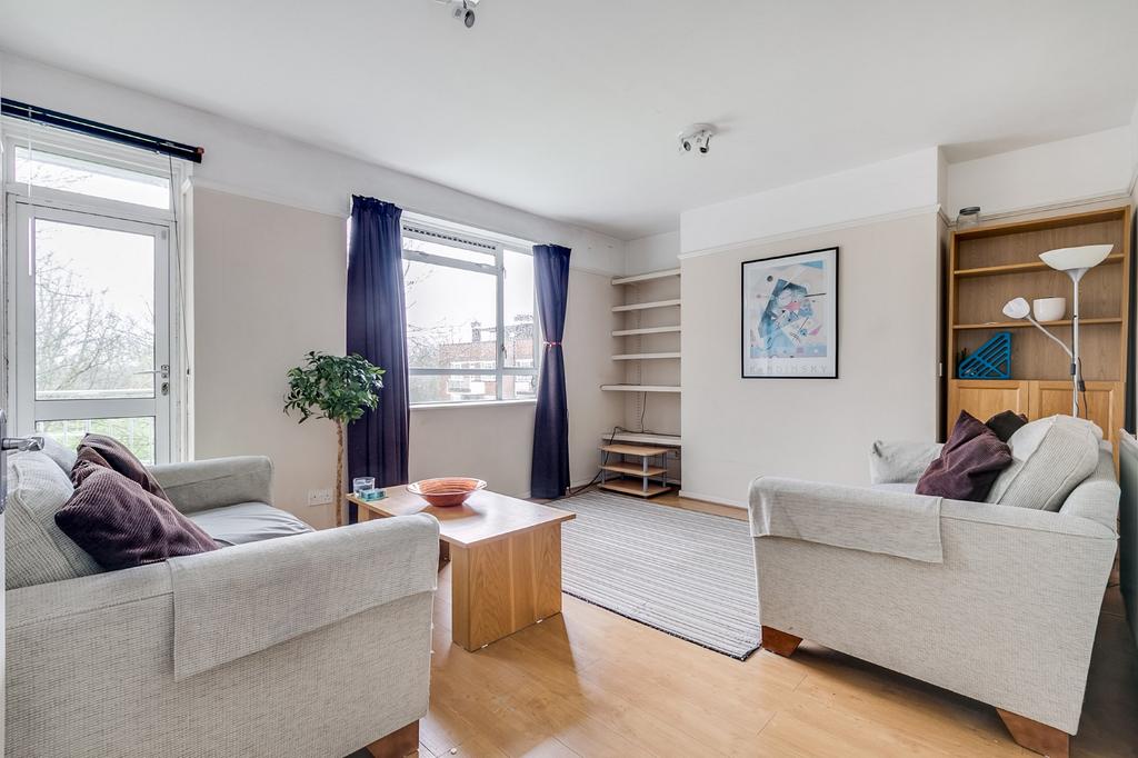 Stephen Sanders Court, SW11 2 bed apartment - £1,950 pcm (£450 pw)