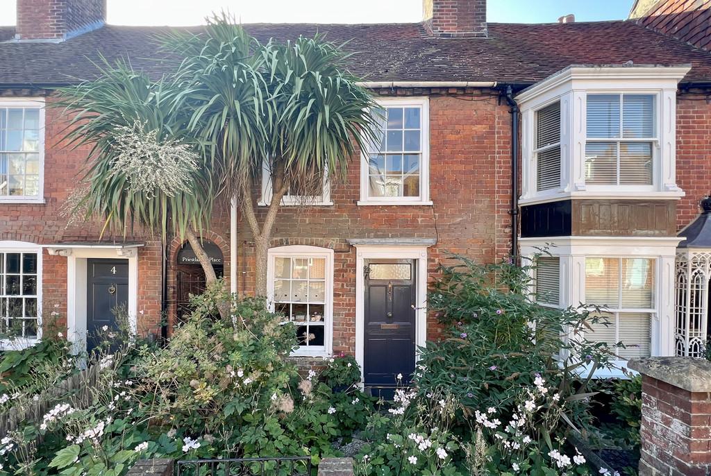 Priestlands Place, Lymington SO41 2 bed cottage for sale - £455,000