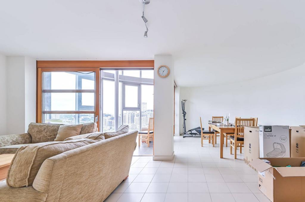 Falcon Wharf, Battersea, London, SW11 3 bed flat - £5,000 pcm (£1,154 pw)