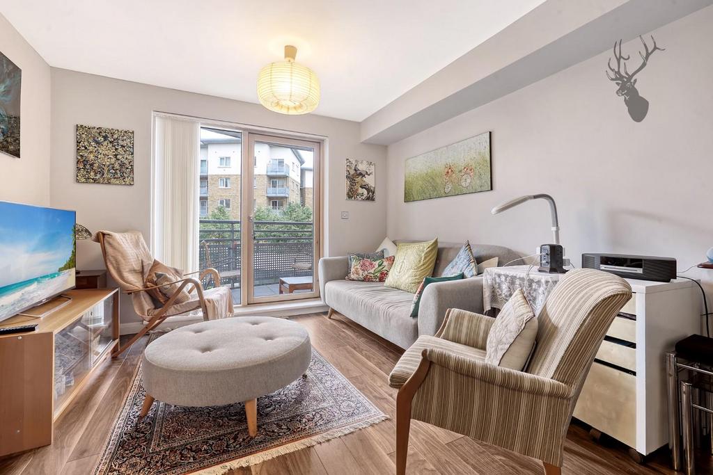 Heart of Bow Development, E3 2 bed flat - £425,000