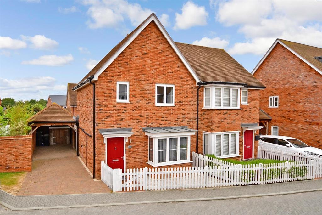 Foresters Way, Wouldham, Rochester, Kent 2 bed semi-detached house - £ ...