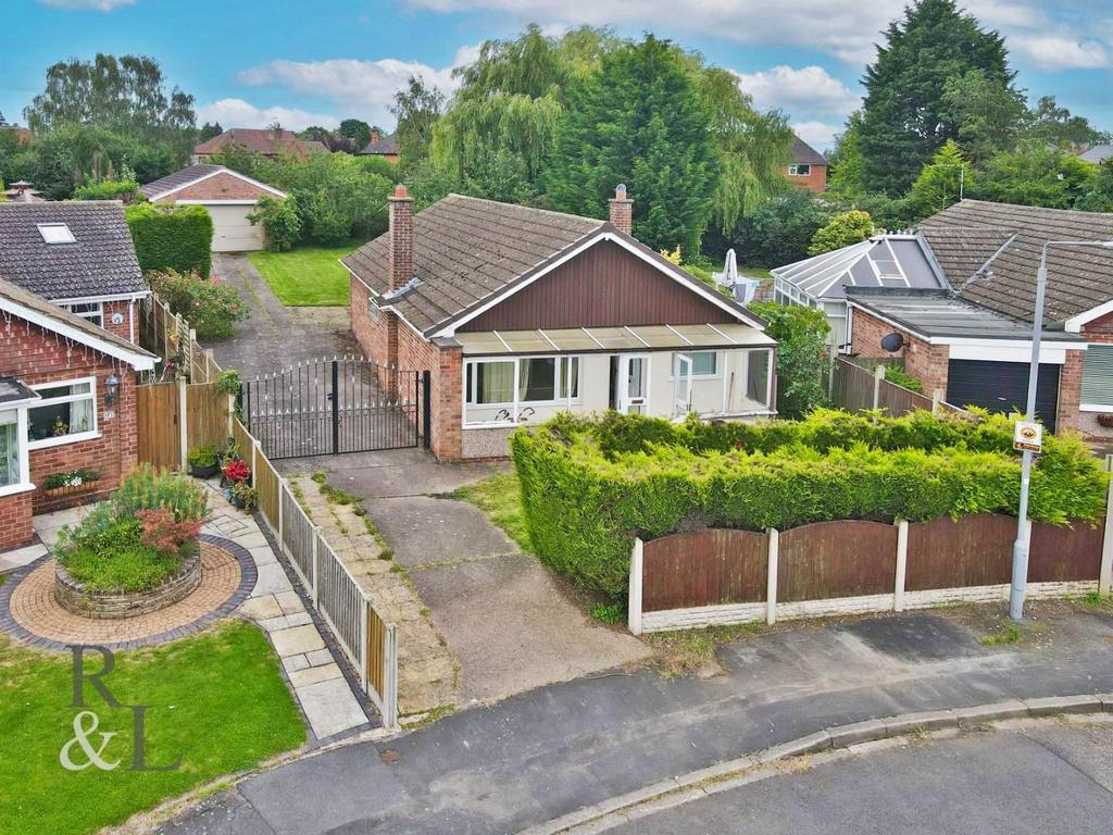 Ash Grove, Keyworth, Nottingham 3 bed detached bungalow - £425,000