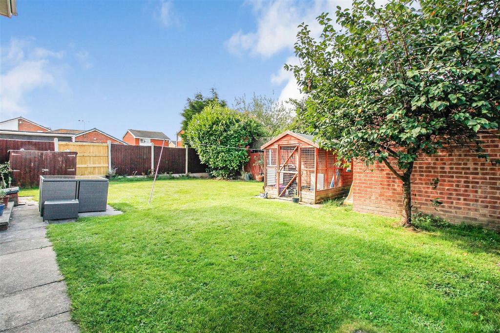 9 Llys Catrin, Rhyl, LL18 4AJ 4 bed detached house for sale - £240,000