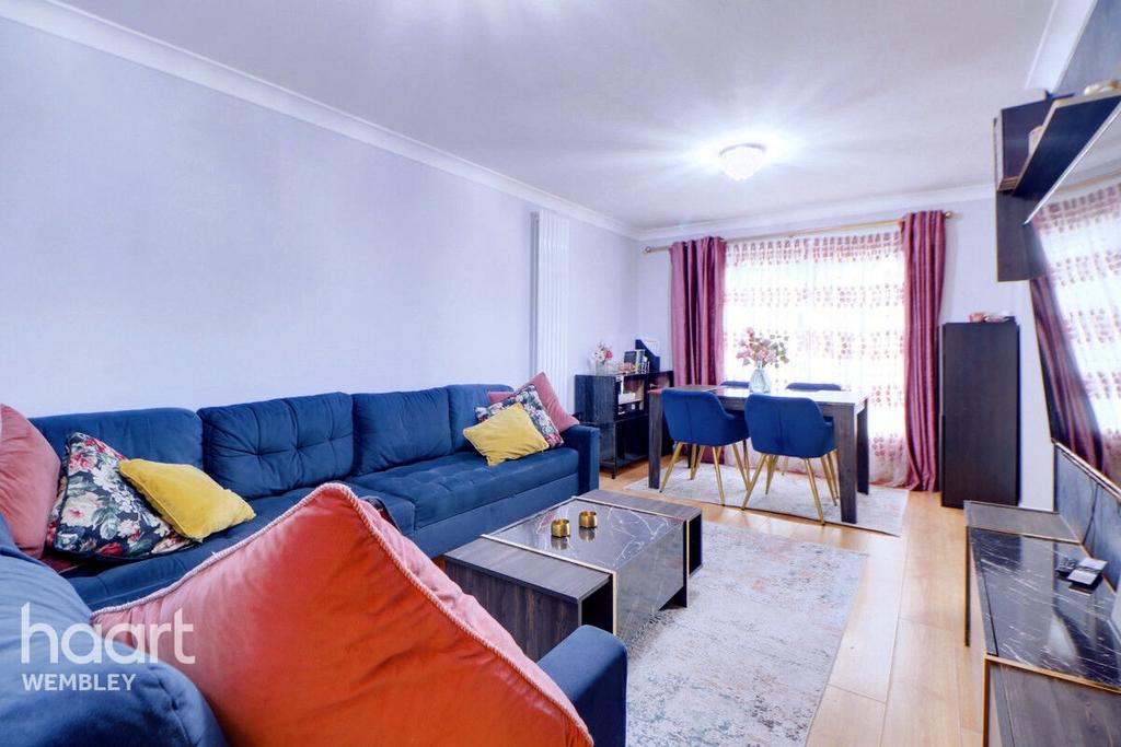 North Wembley 2 bed apartment - £350,000