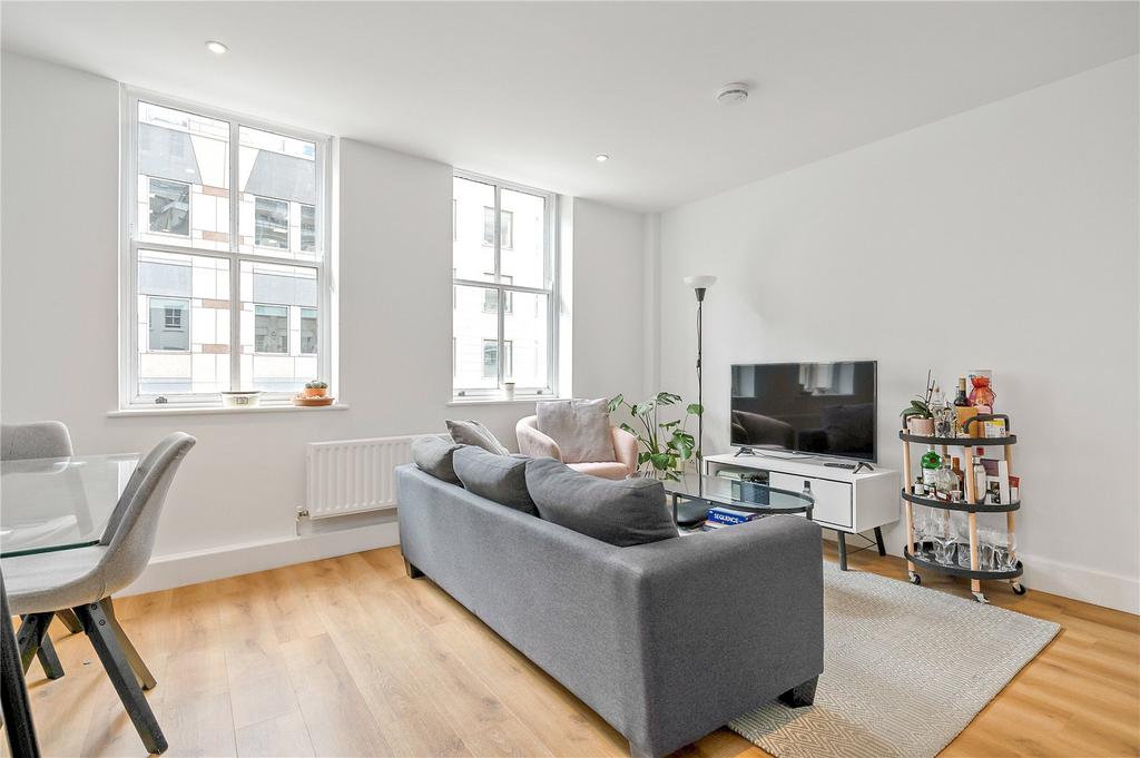 East House, Eastcheap, London, EC3M 2 bed apartment - £2,275 pcm (£525 pw)