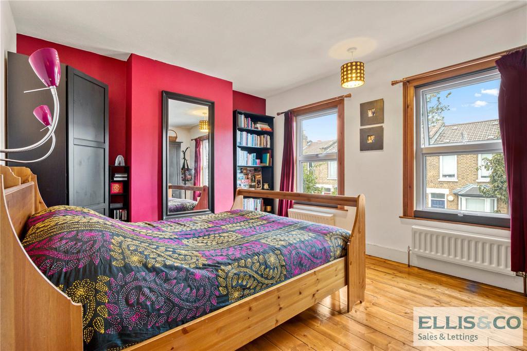 Nelson Road, London, N15 2 bed terraced house - £1,900 pcm (£438 pw)
