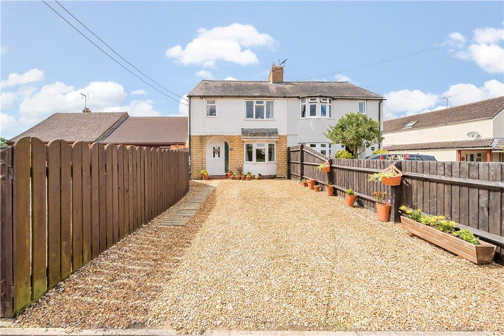 High Street, Silverstone, Towcester, NN12 3 bed house for sale - £300,000