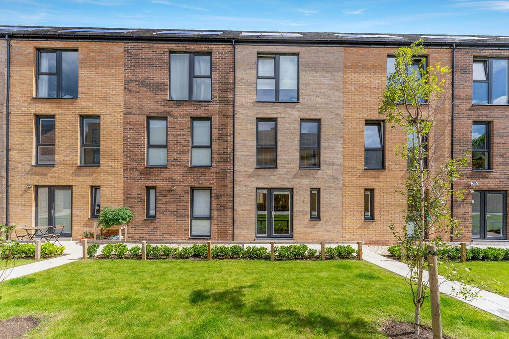 Cunningham Square, Portobello... 2 bed flat - £1,550 pcm (£358 pw)