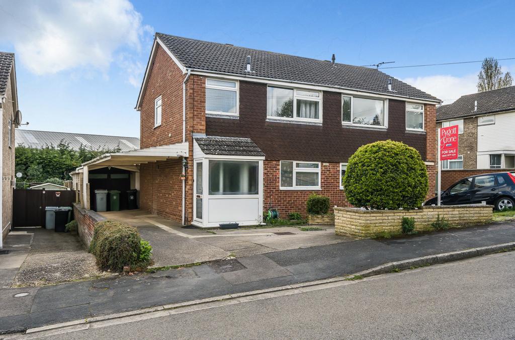 Wroxall Drive, Grantham... 3 bed semi-detached house - £269,950