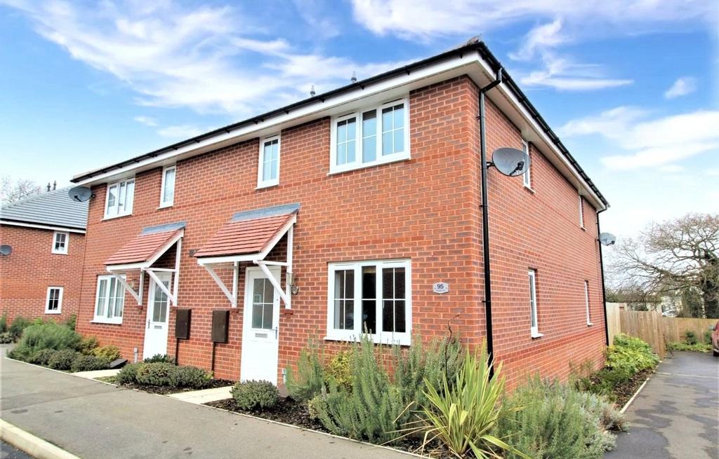 Vespasian Way, North Hykeham... 2 bed terraced house to rent - £825 pcm (£190 pw)