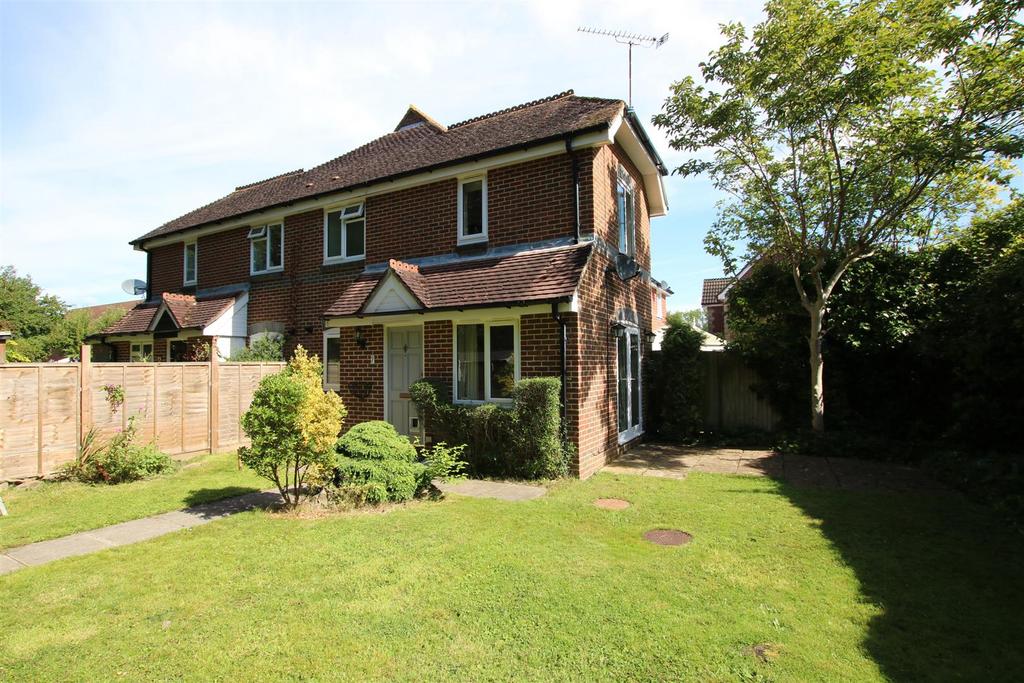 Wordsworth Place, Horsham 1 bed house - £1,150 pcm (£265 pw)