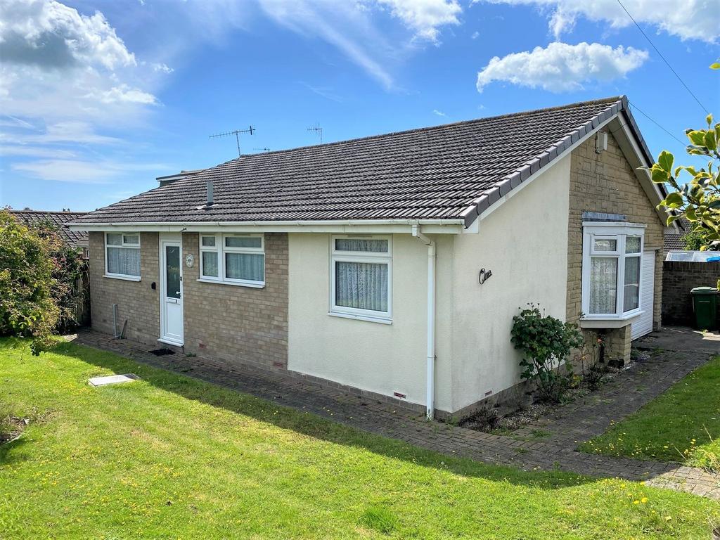 Hurstwood Close, Bexhill-on-Sea, TN40 2 bed detached bungalow for sale ...